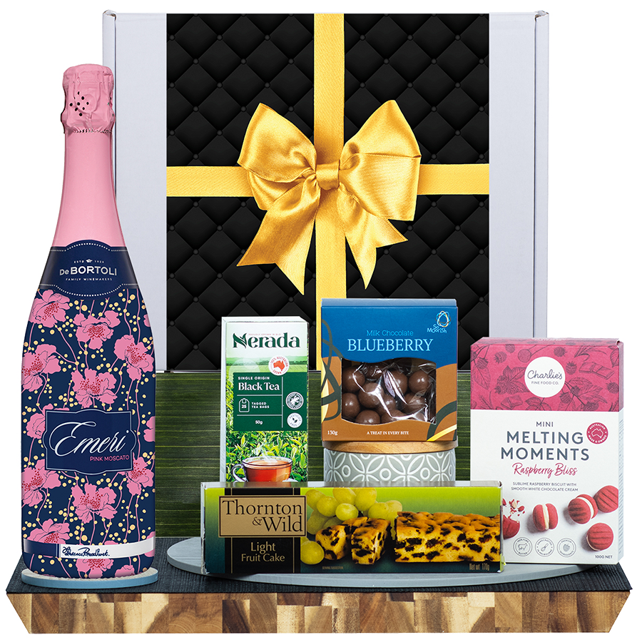 10538 Debortoli Emeri Moscato Gourmet Hamper | Hamper World